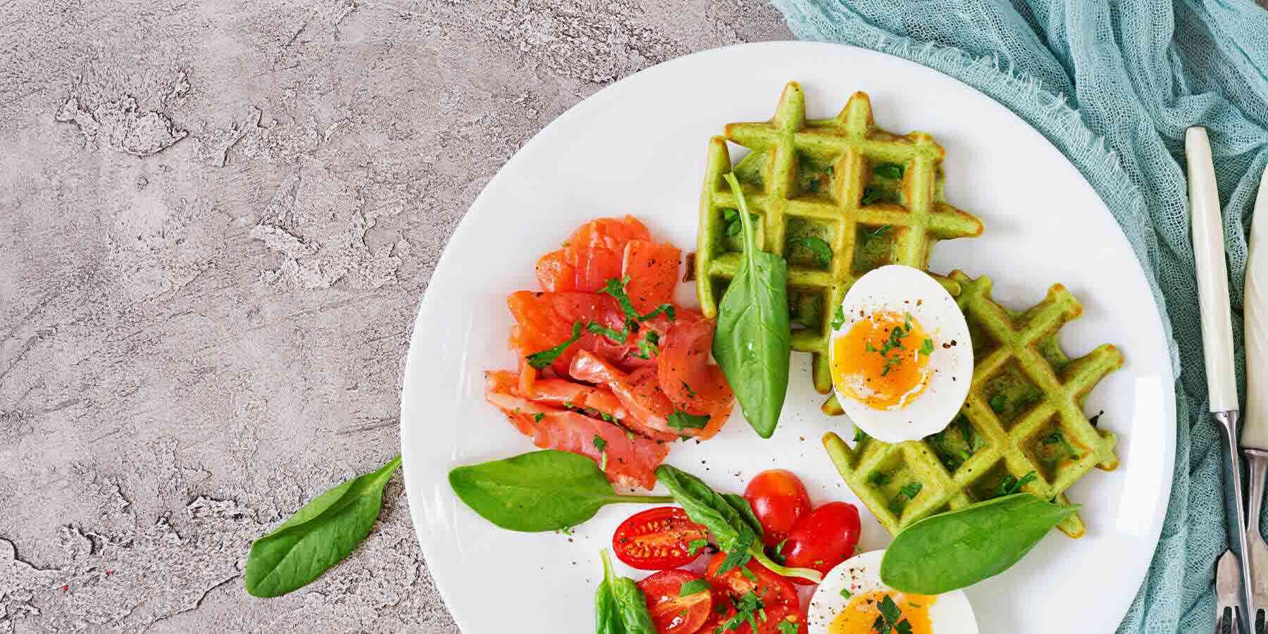 Przepis na szpinakowe fit gofry | WygodnaDieta.pl